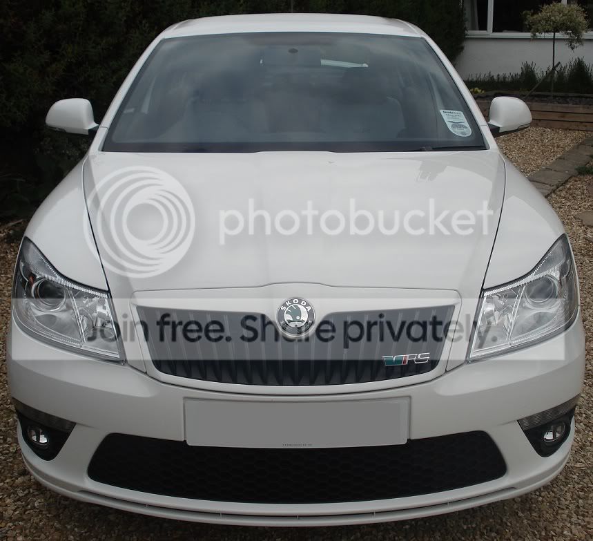 Candy White FL vRS Grille Surround - Skoda Octavia Mk2 (2004 - 2013 ...