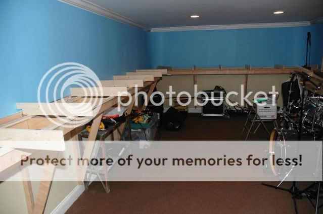 Pics of my new layout benchwork - nScale.net